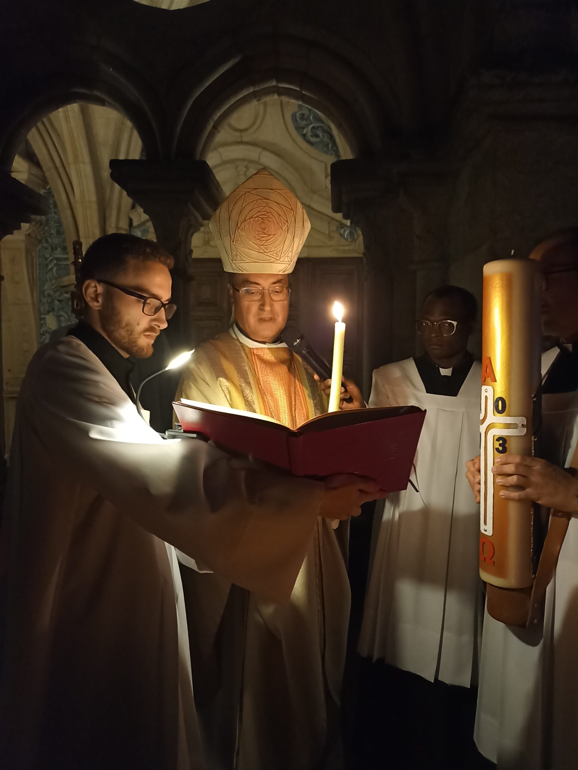 Vigília Pascal: “dor” e “morte” vividas por Jesus são “meio de chegada ...